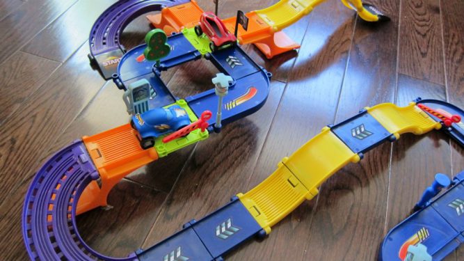 Design your track with Modular Toys - My Family Stuff