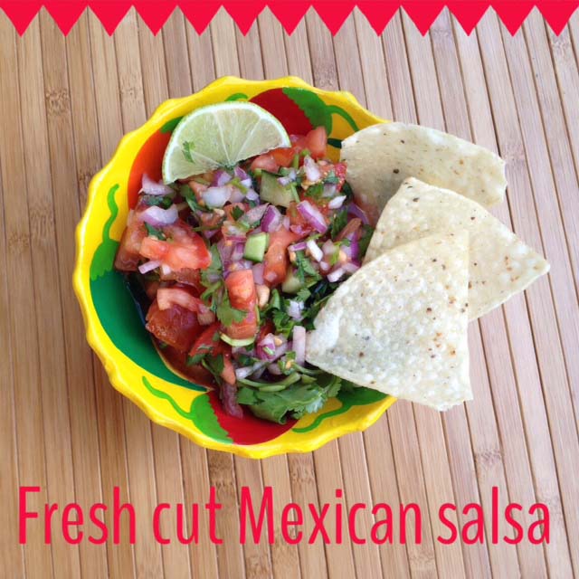 Best Ever Fresh Cut Mexican Salsa with Sriracha #recipe - My Family Stuff